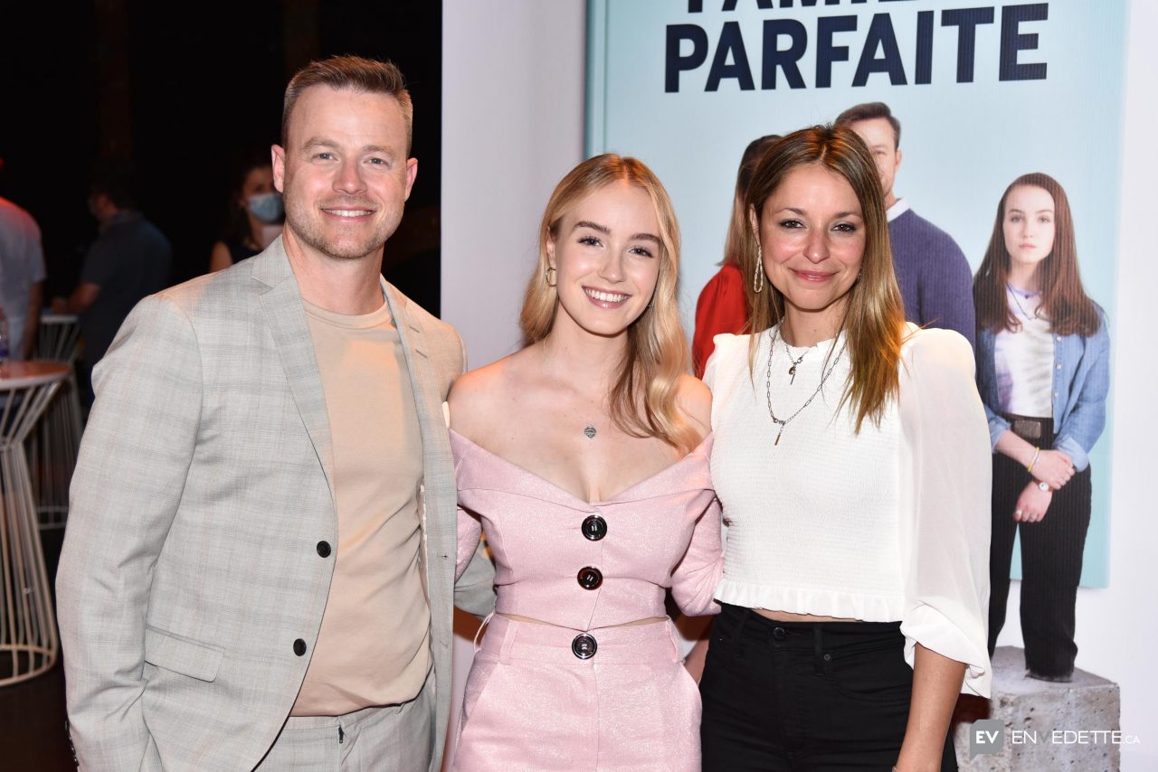 Une foule de vedettes sur le tapis rouge du film Le guide de la famille ...