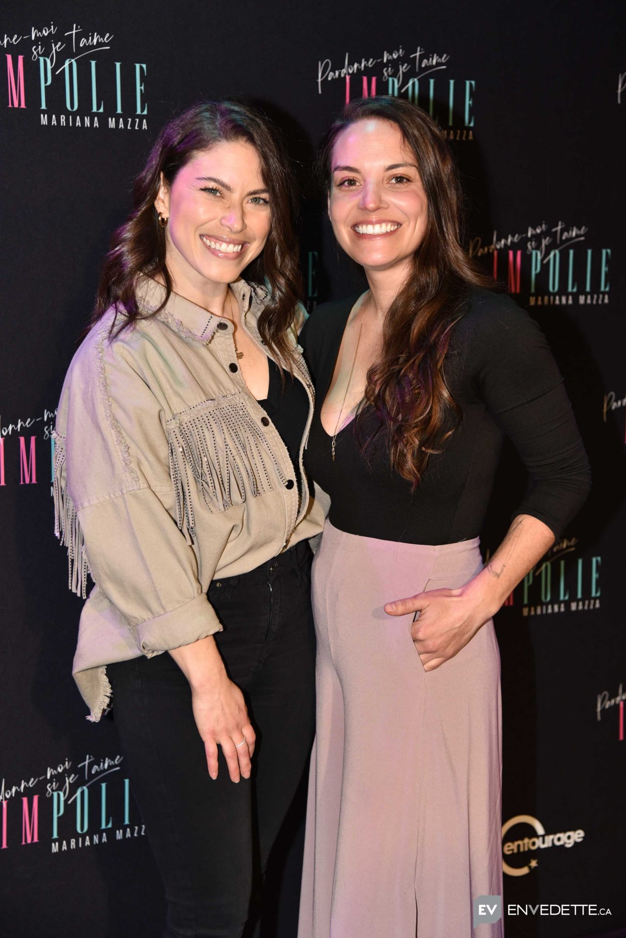 Première de Mariana Mazza: Les couples à l'honneur sur le tapis rouge!