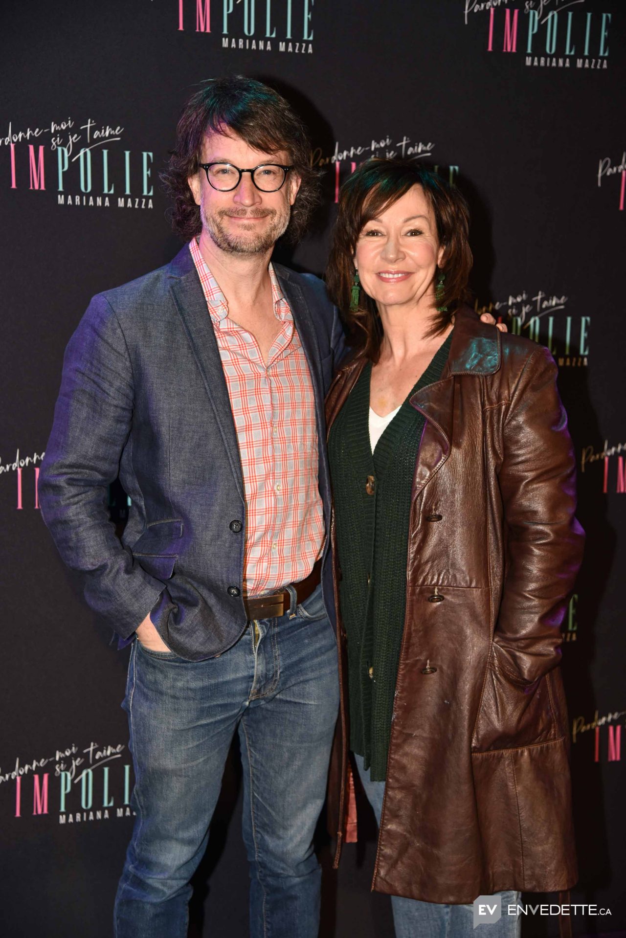 Première de Mariana Mazza: Les couples à l'honneur sur le tapis rouge!