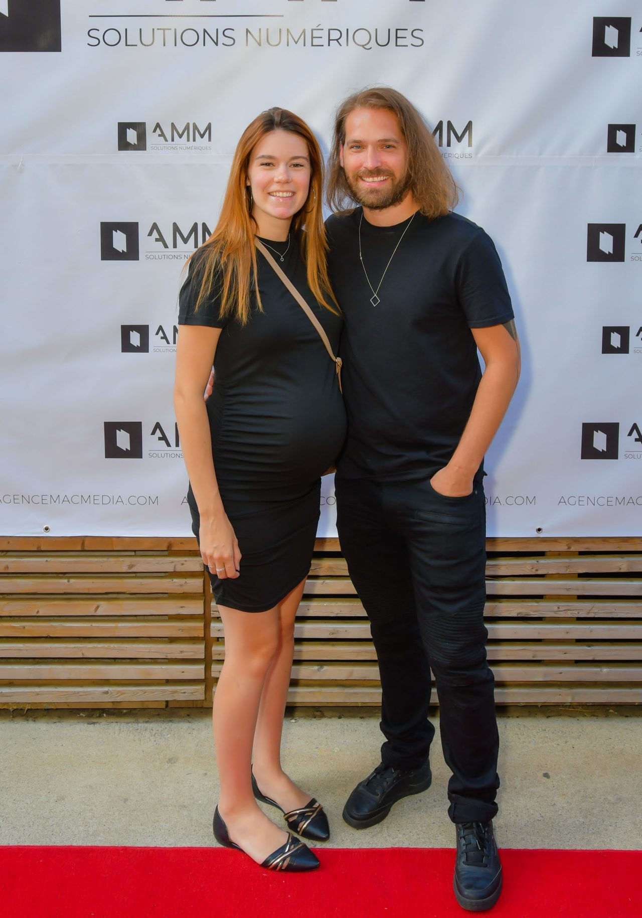 Tapis rouge survolté pour le méga party des 5 ans de l'Agence AMM