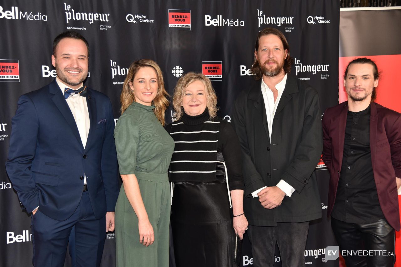 Un tapis rouge bondé d'artistes pour la première du film Le plongeur