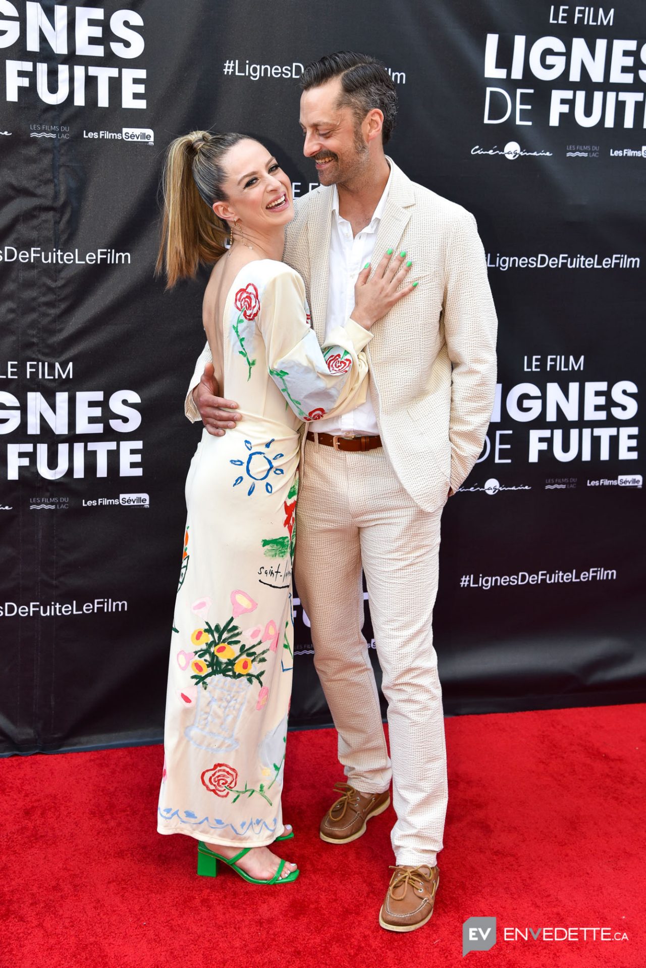 Tapis rouge bondé de la première du film Lignes de fuite