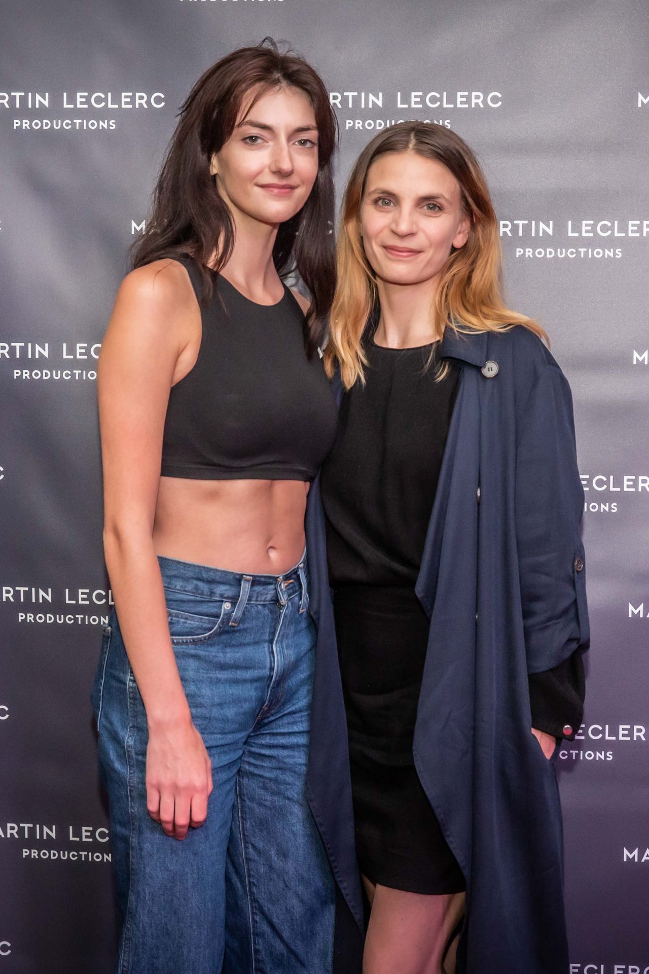 Une foule de vedettes défile sur le tapis rouge du nouveau spectacle de ...