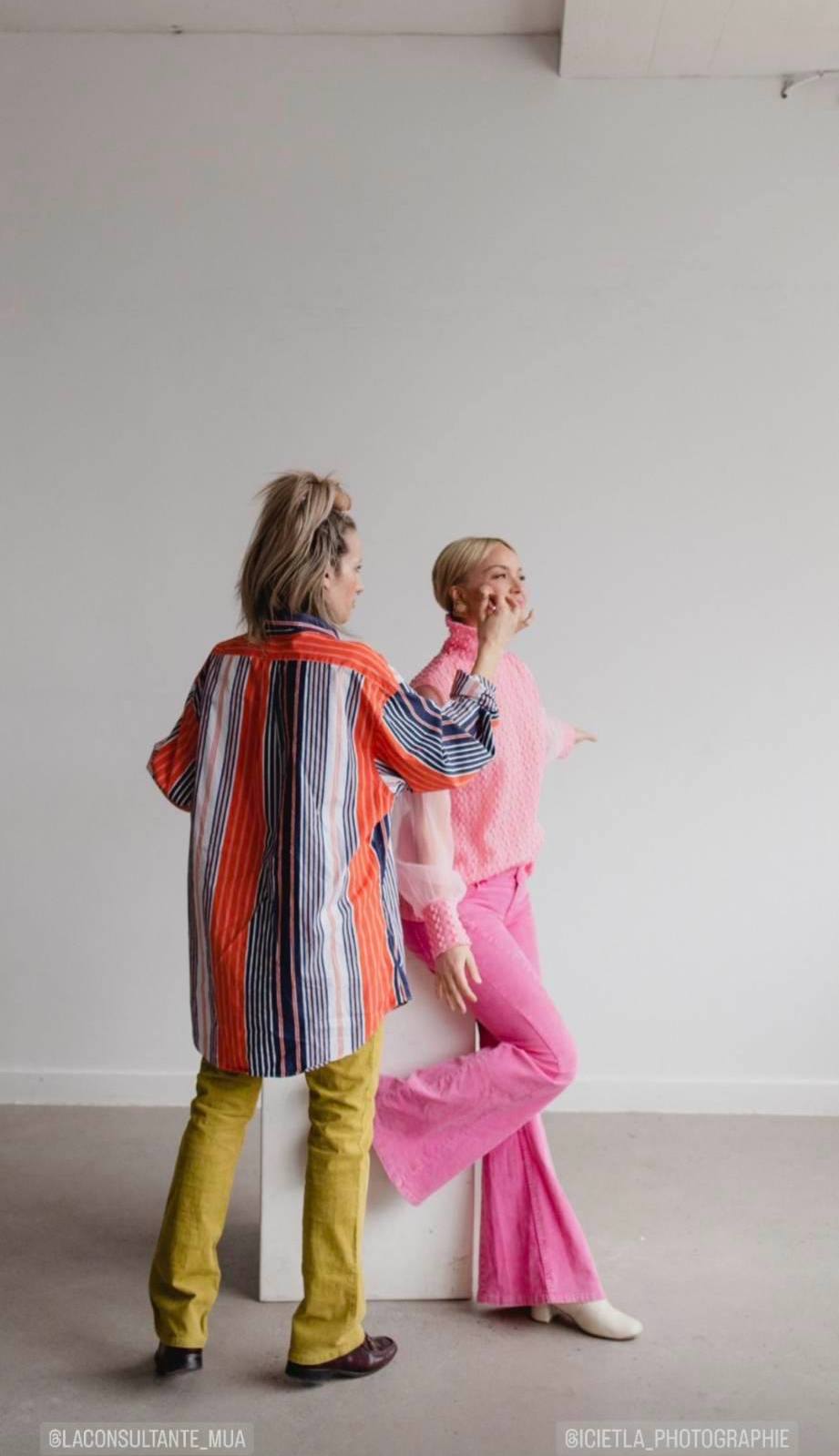 Julie Ringuette est à tomber par terre dans ce sublime look rose bonbon