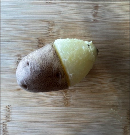 Cette technique permettrait de peler les patates sans effort, je l'ai ...