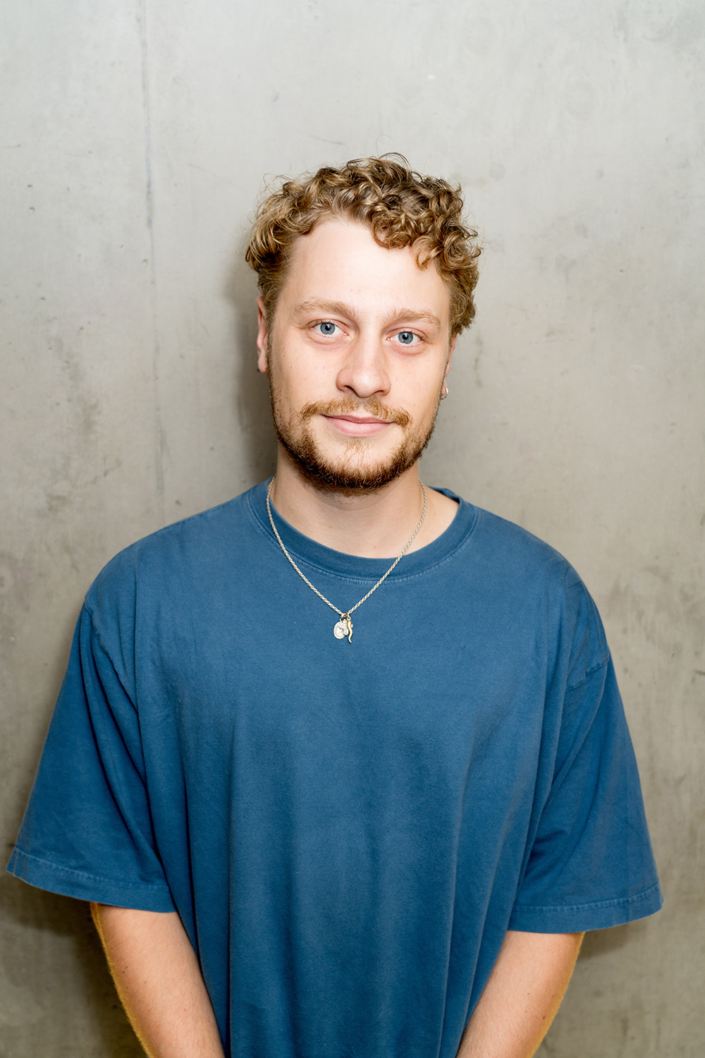 Anick Lemay et Jean-Nicolas Verreault prennent la pose avec les jeunes ...
