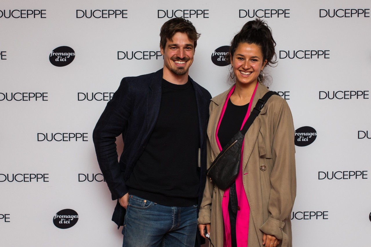 Charlotte Legault brille sur le tapis rouge de King Dave