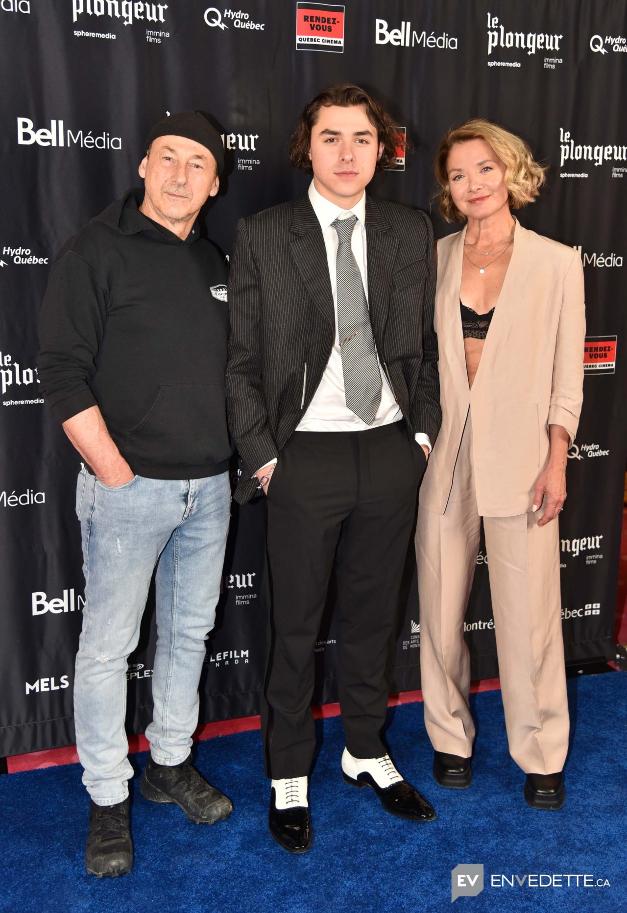 Soutien-gorge et veston: Isabel Richer était flamboyante sur le tapis rouge