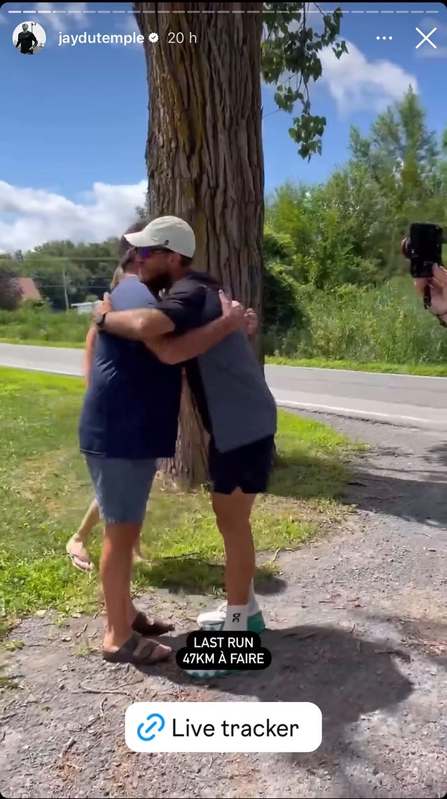 Émotif, Jay Du Temple termine sa traversée du Canada, voyez les images
