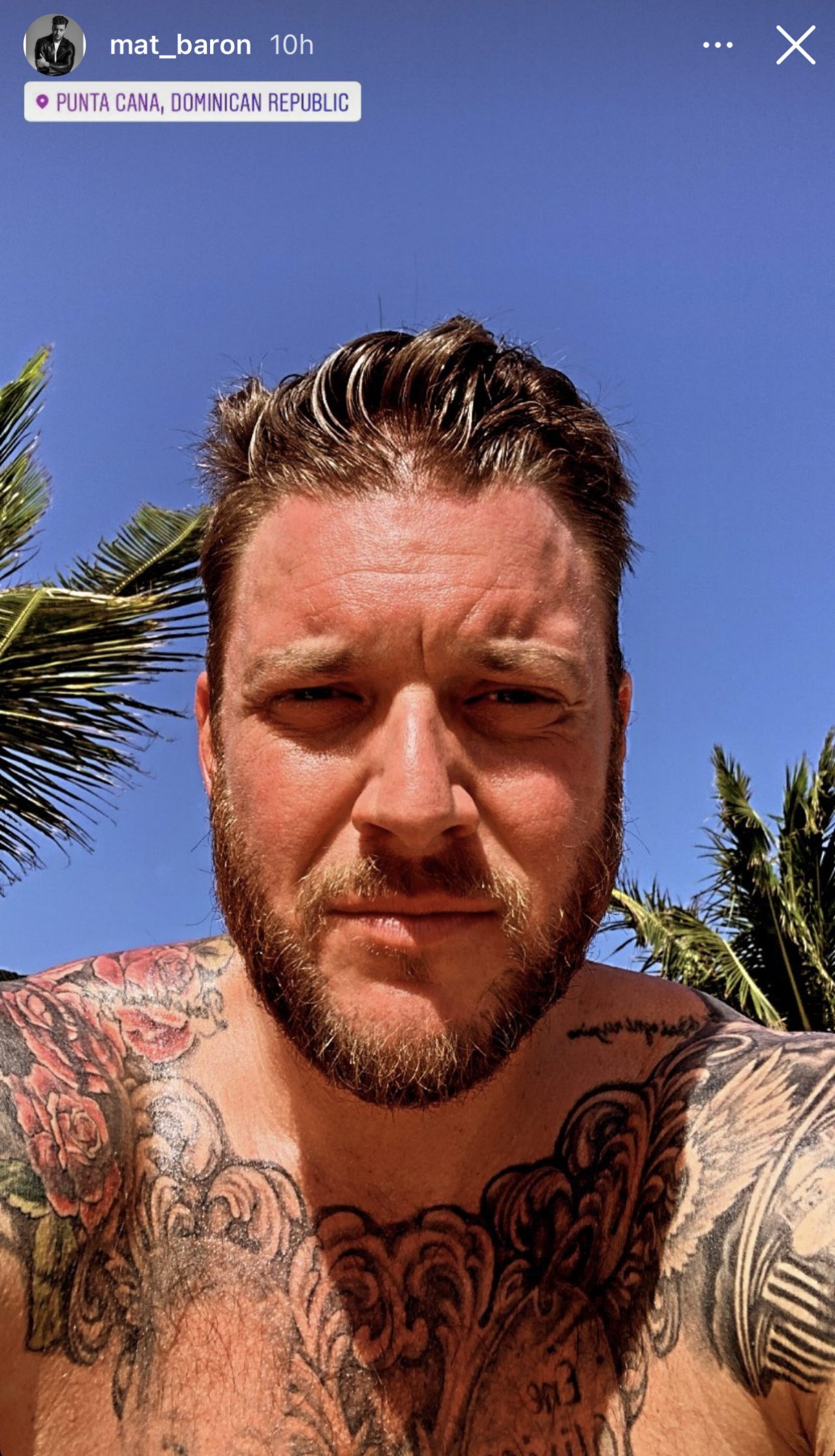 Mathieu Baron fait monter la température torse nu à Punta Cana