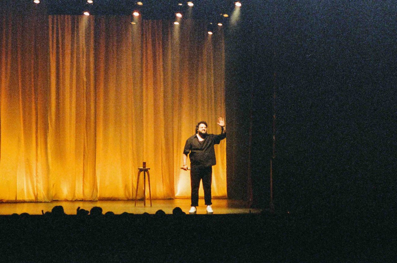 Matthieu Pepper fait sensation à la première de son one-man show