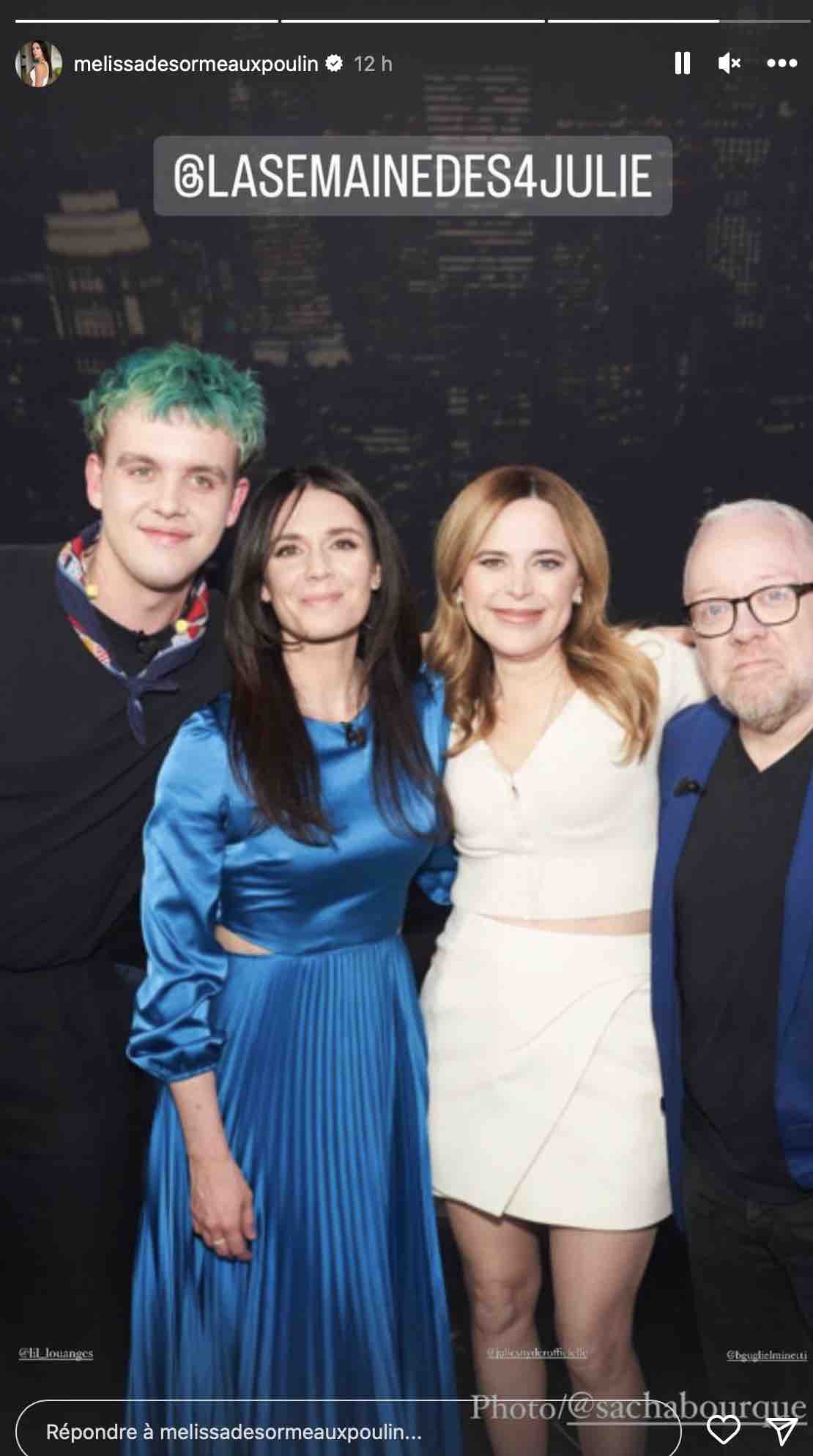 Mélissa Désormeaux-Poulin était fabuleuse en longue robe satinée bleue azur