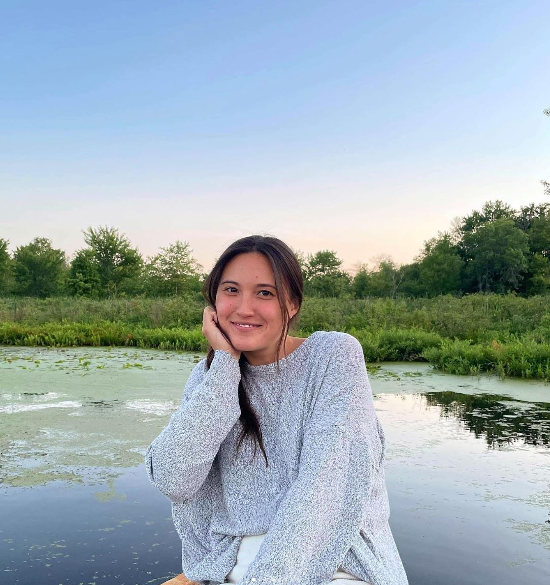 C'est ELLE, la nouvelle blonde du chanteur Les Louanges!