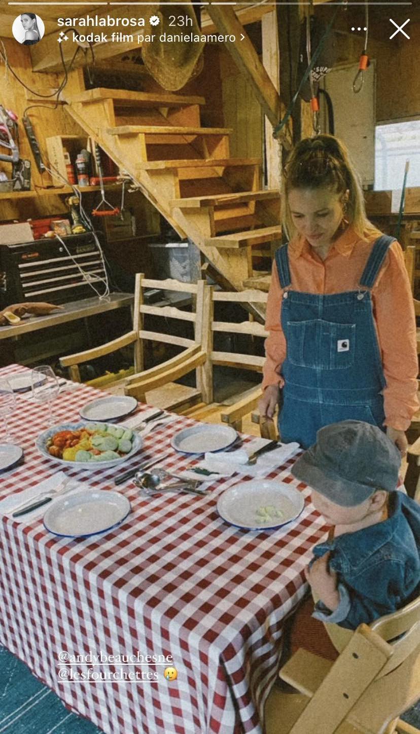 Sarah-Jeanne Labrosse: une douce balade dans les vignes avec bébé