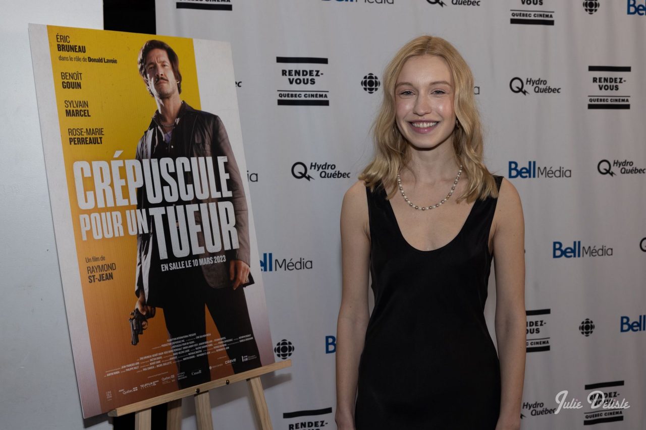 Photos exclusives: les stars ont défilé à la première du film Crépuscule pour un tueur