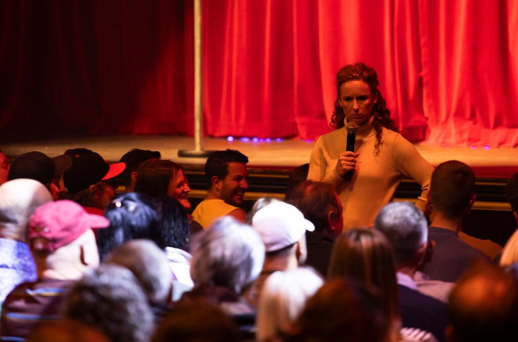 Silvi Tourigny met le feu à la scène dans son nouveau spectacle