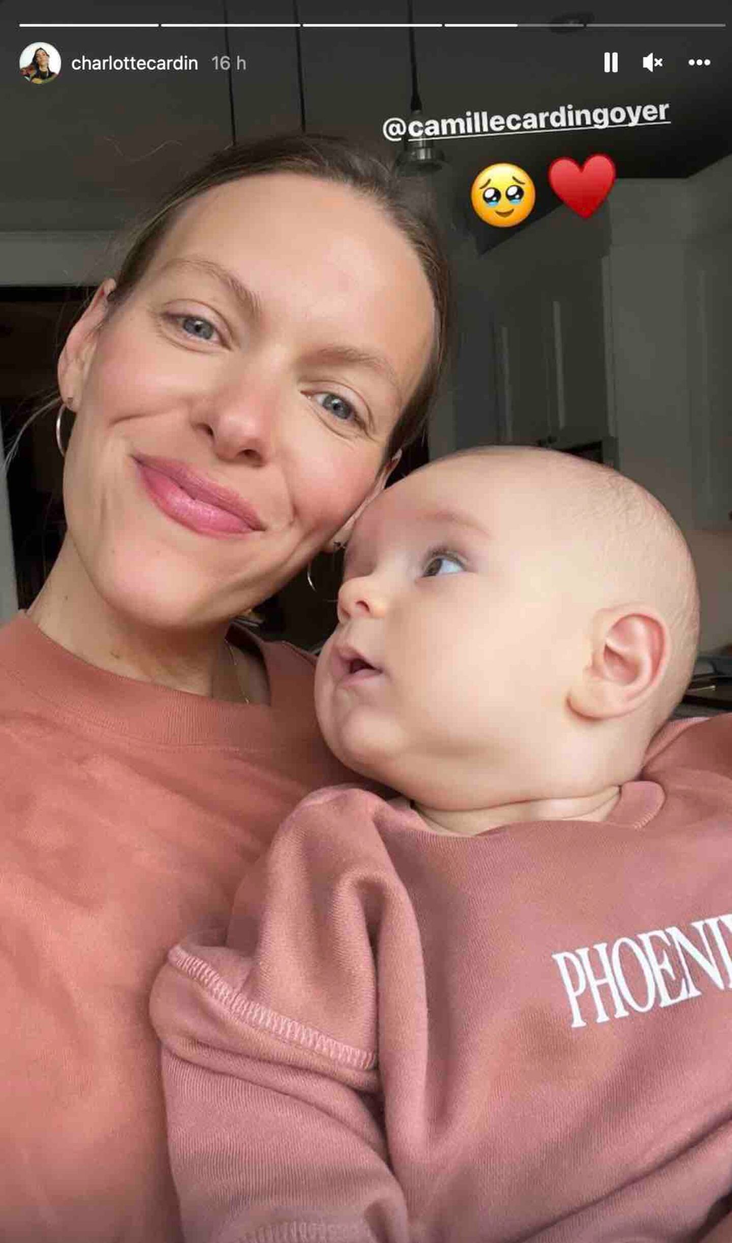 Charlotte Cardin souligne l'anniversaire de sa soeur en photos!