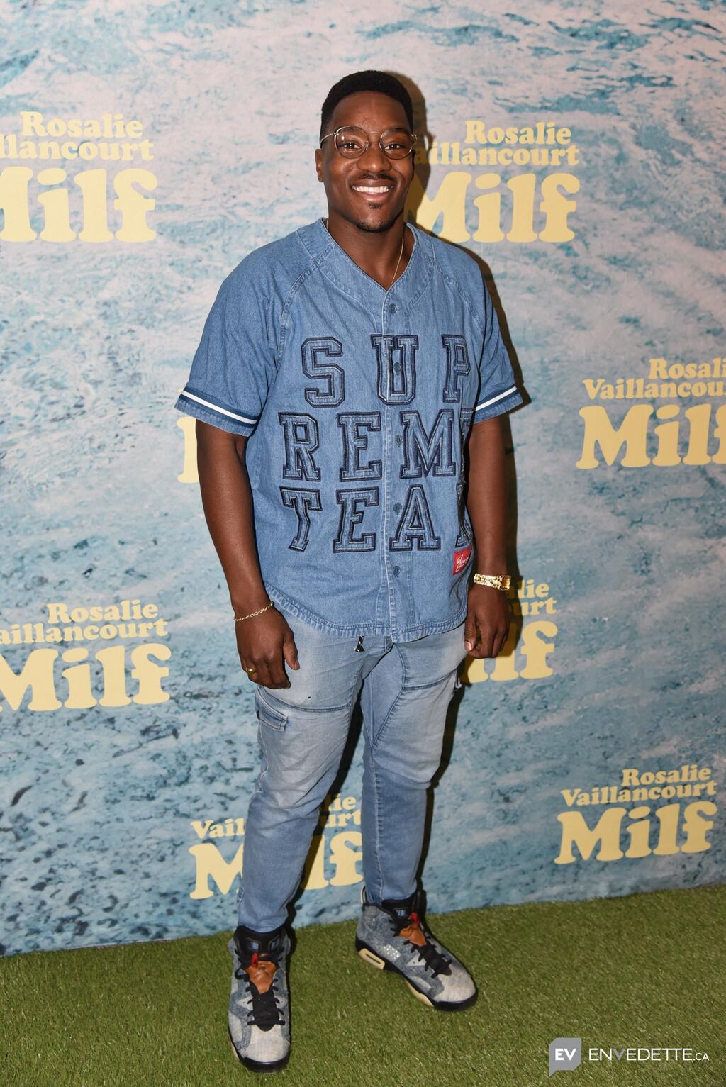 Patrick Emmanuel Abellard nous présente son amoureuse sur le tapis rouge