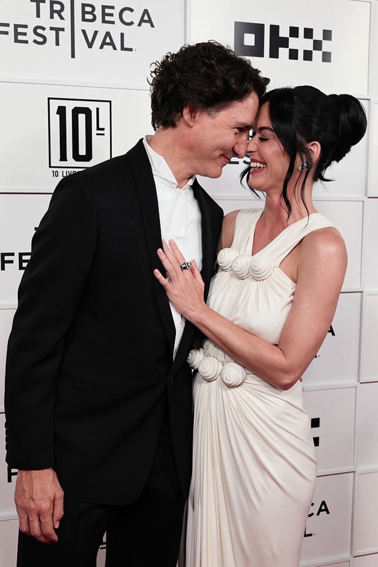 Justin Trudeau et Katy Perry s’en donnent à cœur joie sur le tapis ...