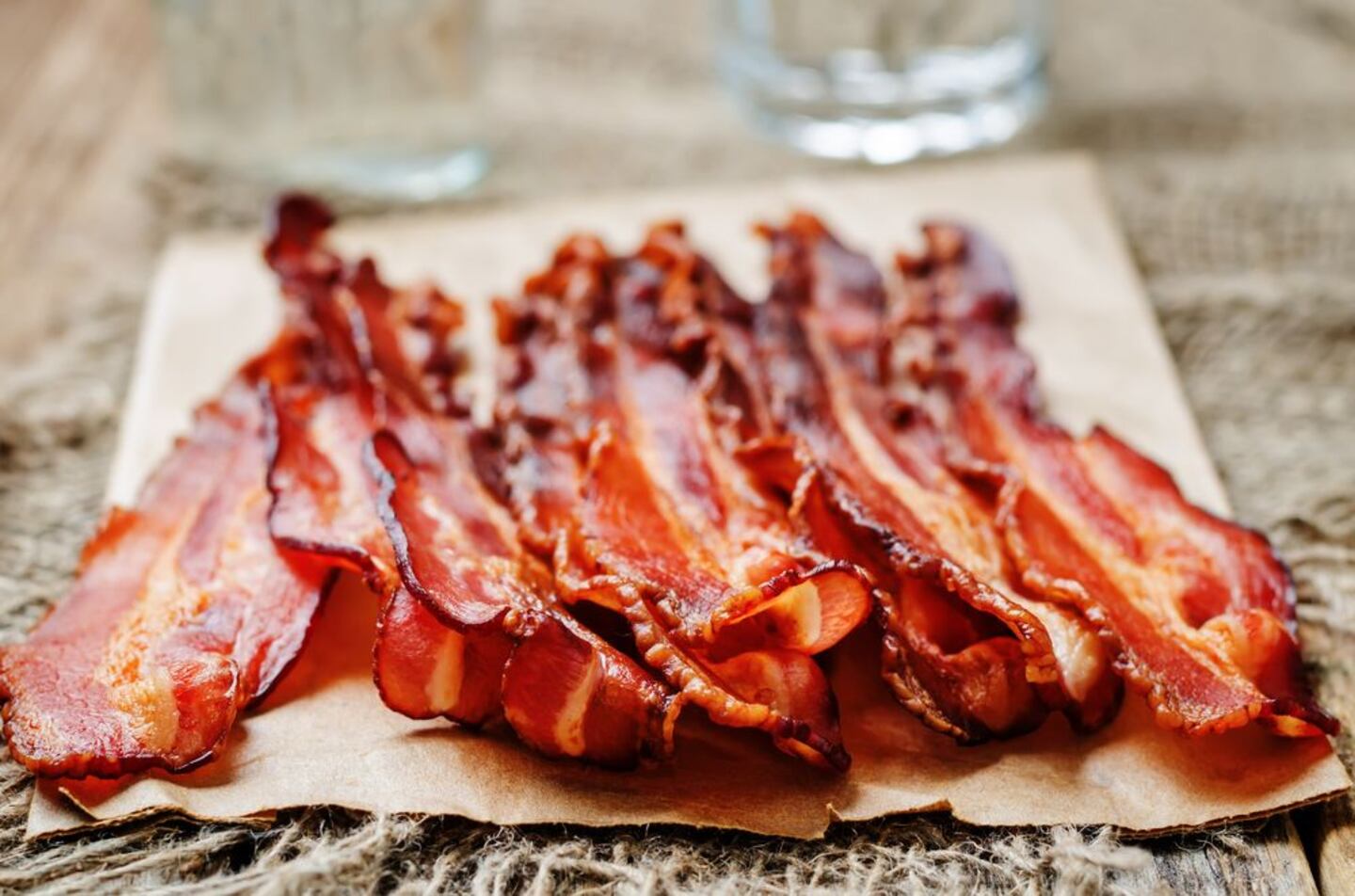 Bacon croustillant à la perfection: voici 4 méthodes infaillibles