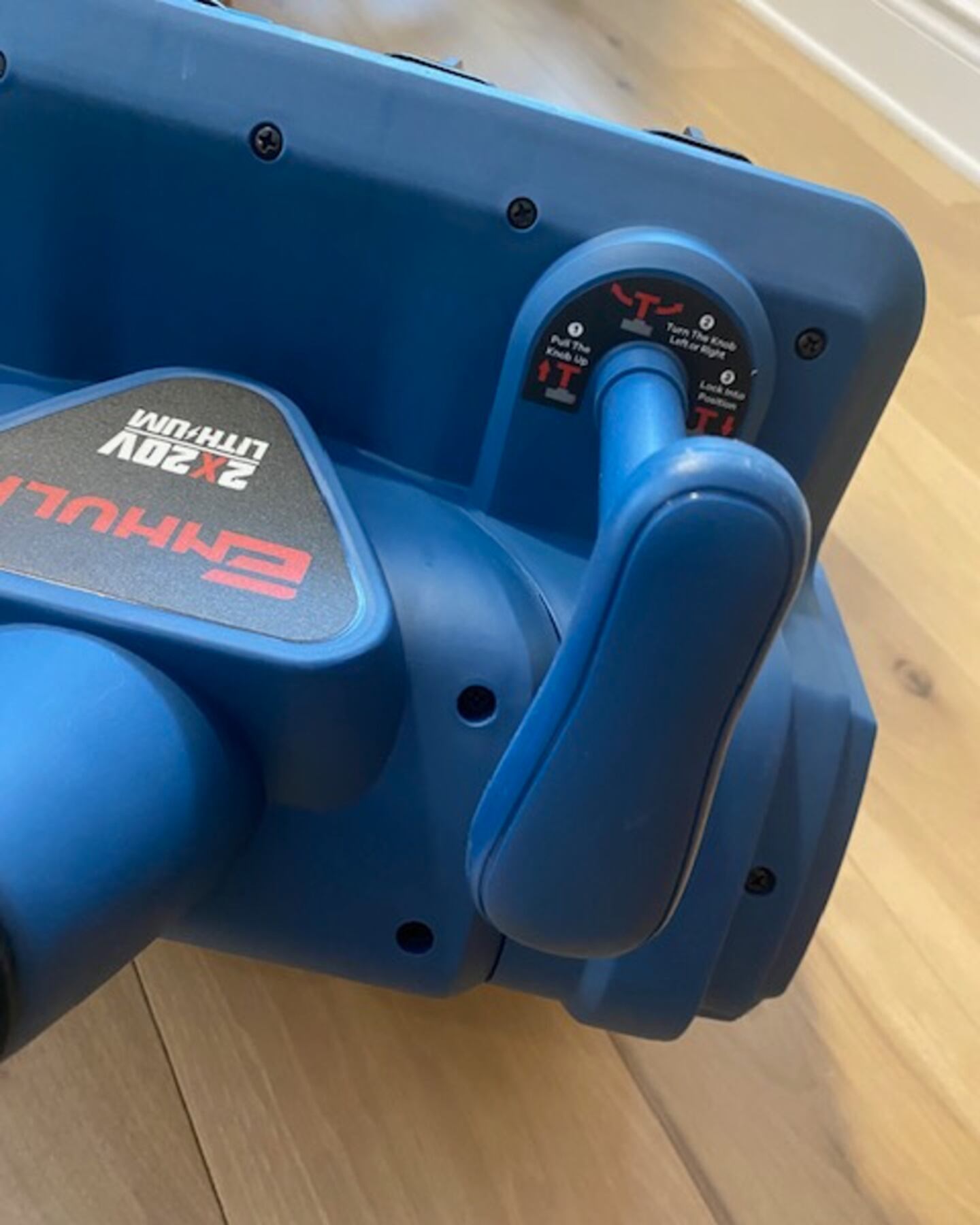 Une pelle électrique? Et oui, ça existe et je l’ai testé!