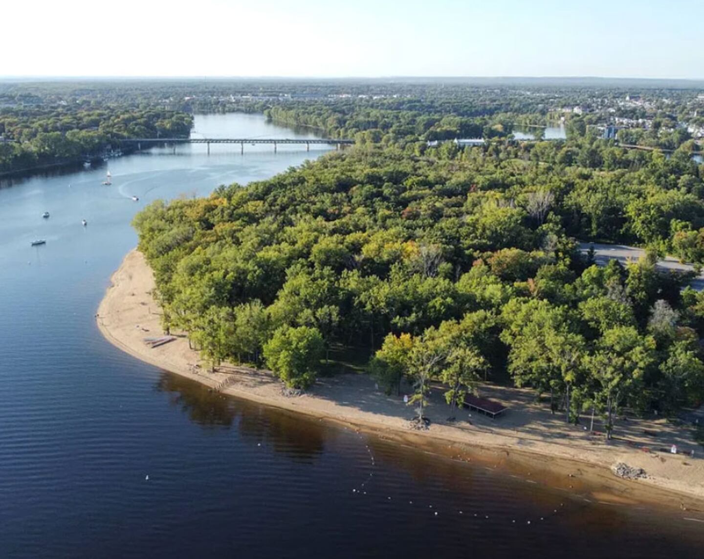 10 magnifiques plages classées parmi les plus belles du Québec