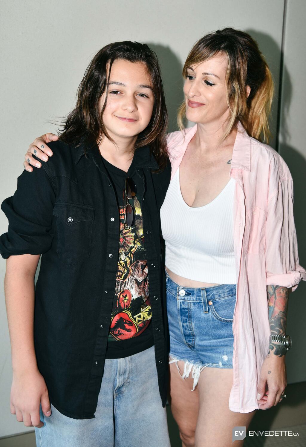 Patrick Huard et Anik Jean posent fièrement avec leur fils Nathan
