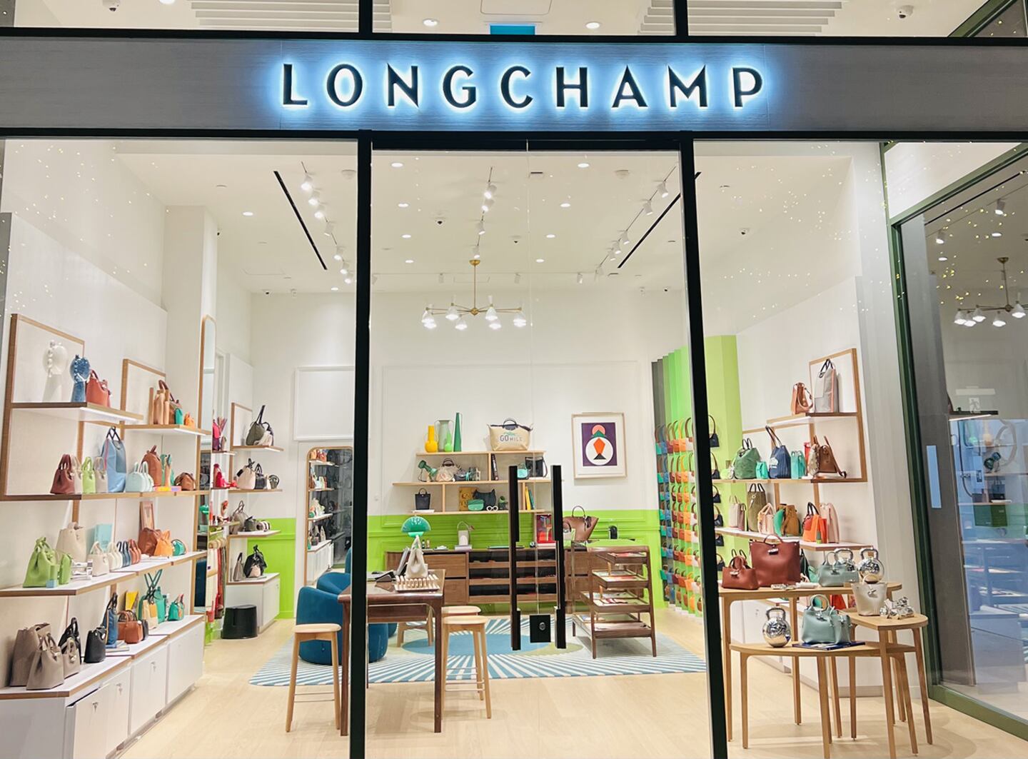 8 boutiques de luxe au Royalmount qui nous font rêver