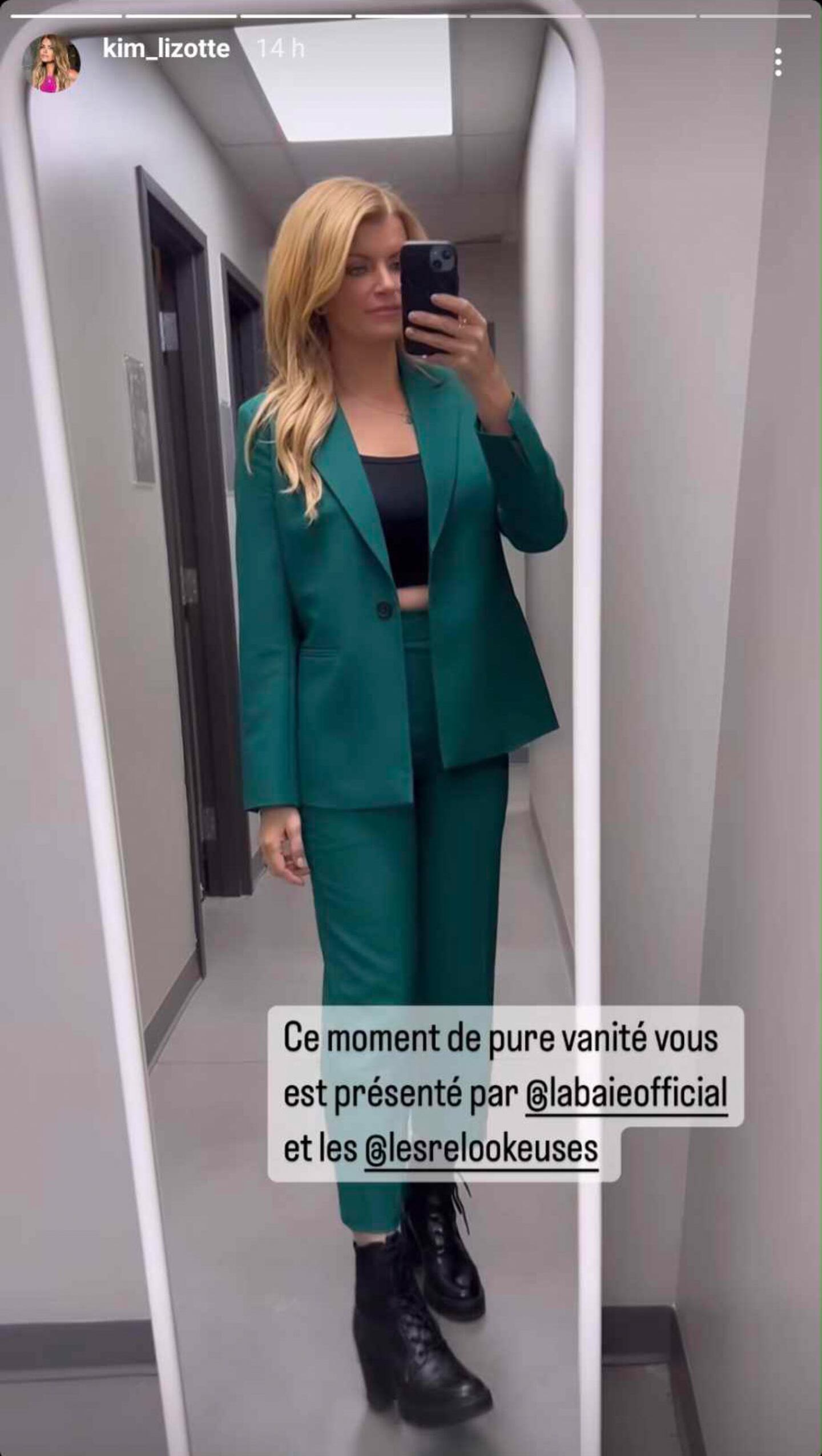 Kim Lizotte tout simplement splendide dans ce suit émeraude