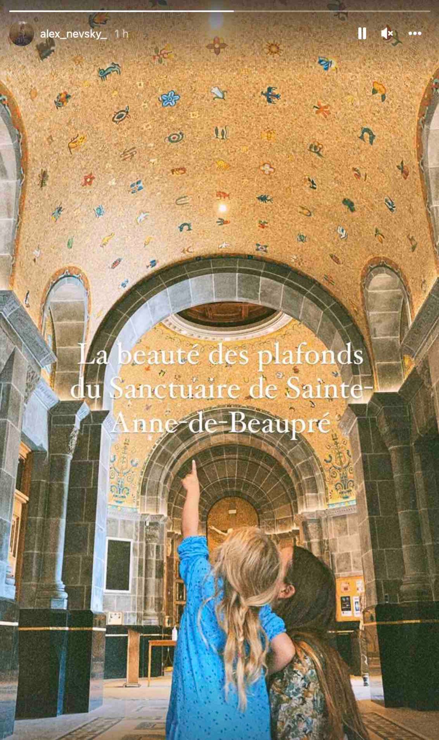 Vanessa Pilon et sa fille s'émerveillent devant ce lieu mythique du Québec