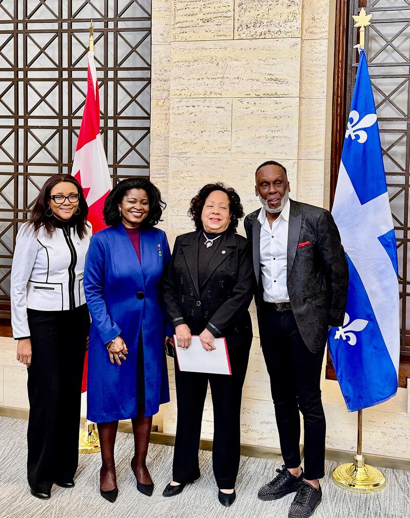 Bruny Surin reçoit la Médaille du couronnement du Roi Charles III