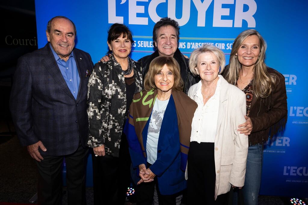 René Simard était fabuleusement accompagné à la première de Patrice L ...