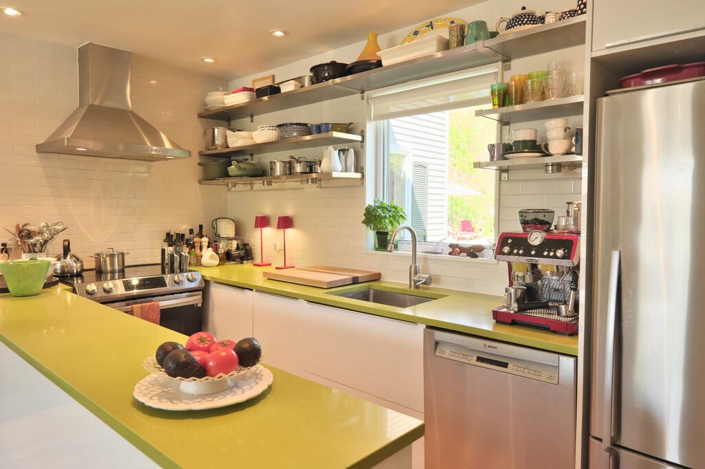 Raymond Cloutier de STAT met en vente sa maison de Sutton de style Cape Cod