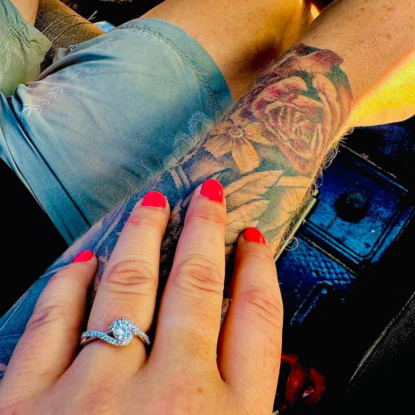 Nouvellement fiancée, Julie Houle dévoile son impressionnante bague