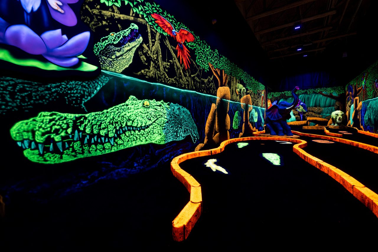 Un premier mini-golf fluorescent à effet 3D débarque à Québec