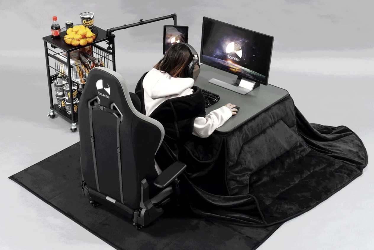 Cette couverture géante pour le bureau est le rêve des frileux