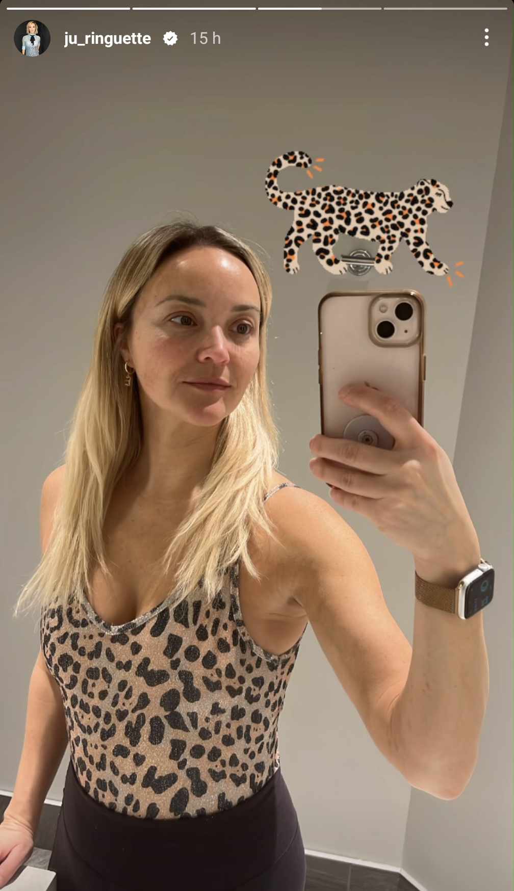 Julie Ringuette est sublime dans un bodysuit léopard scintillant