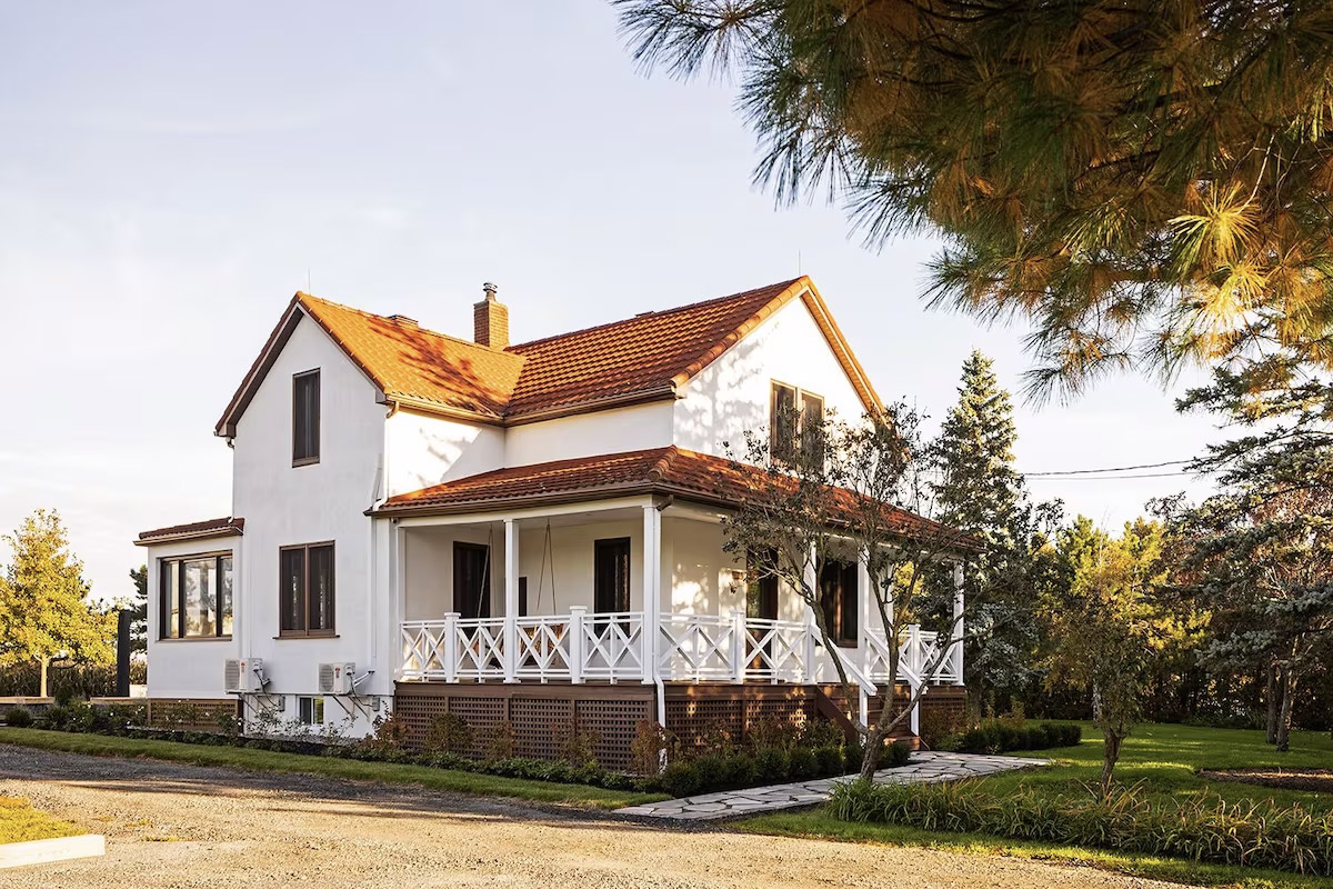 Cette maison comprend un dôme pour dormir à la belle étoile